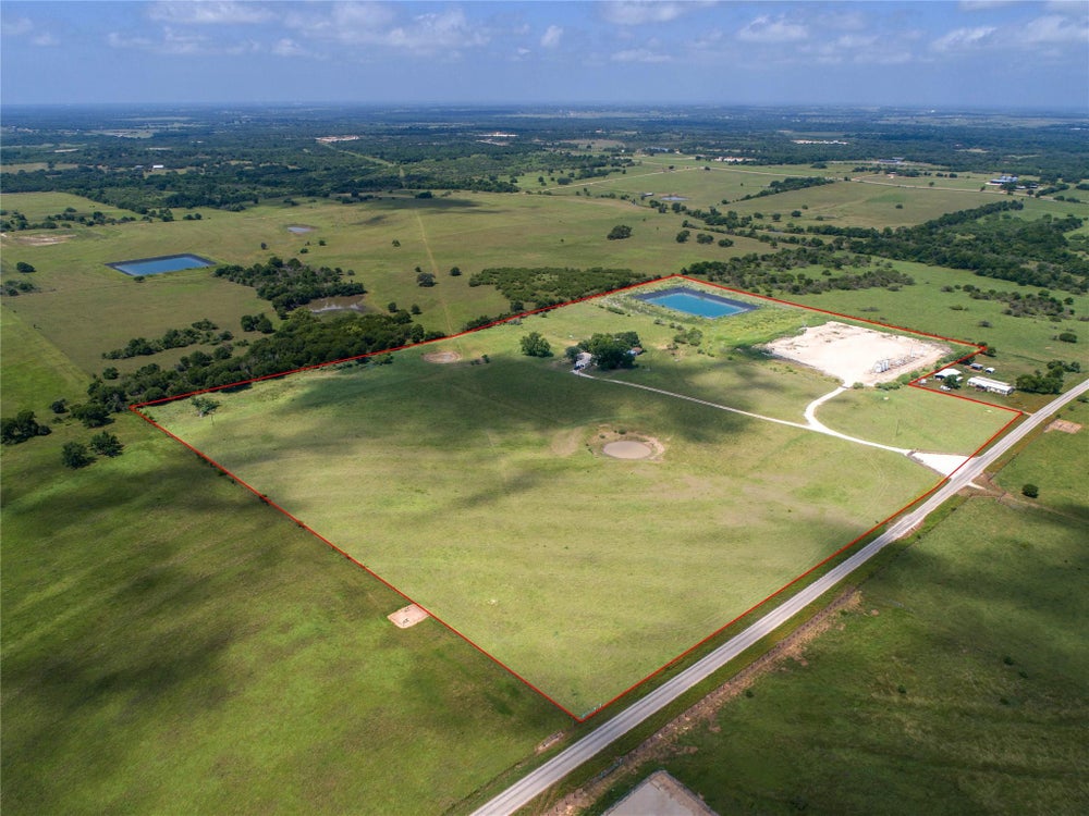 2501 Emil Blank Rd, Yoakum, TX 77995 - ERA