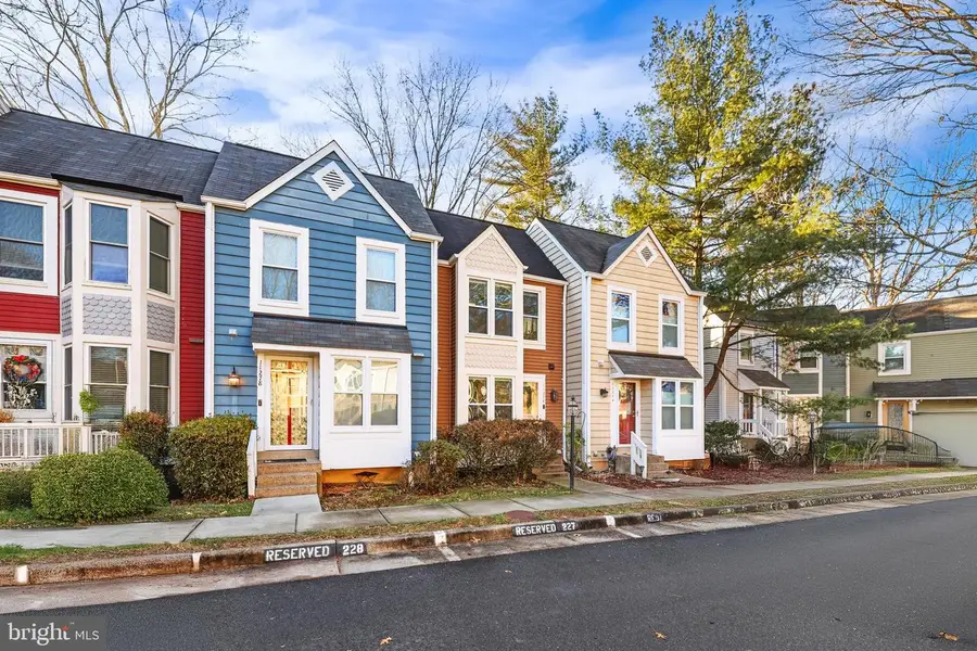 11276 Silentwood Ln, RESTON, VA 20191 | Move Up with ERA