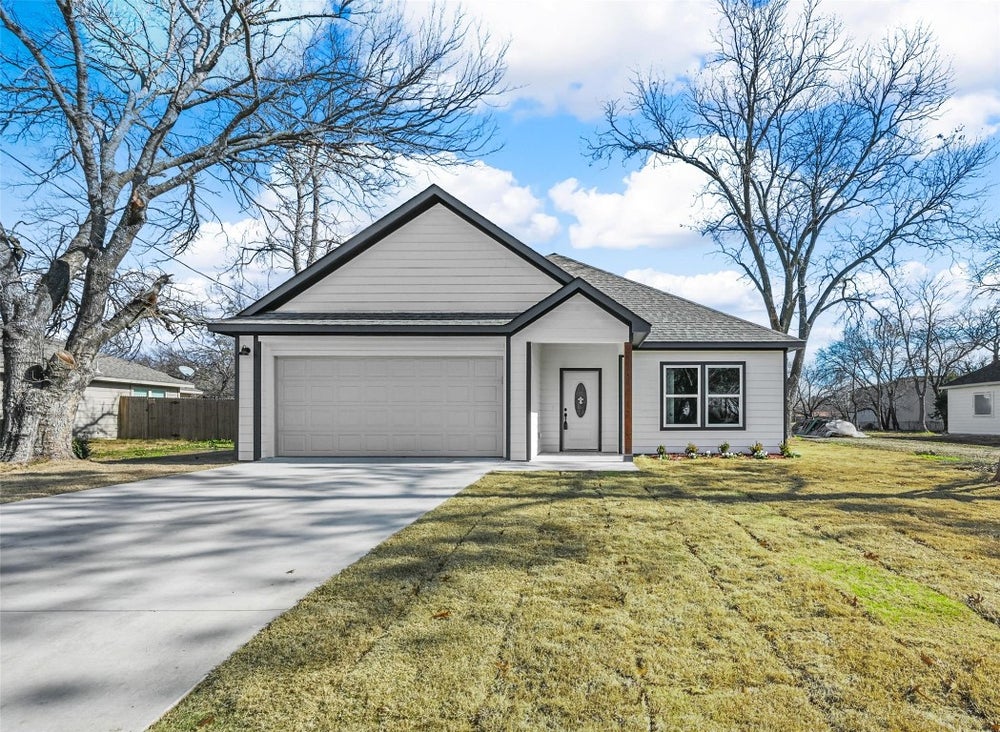 1310 S Clements Street, Gainesville, TX 76240 - ERA