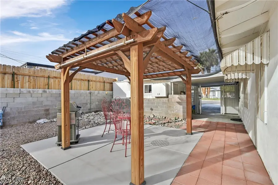 1704 Hassett Avenue, Las Vegas, NV 89104 | Move Up with ERA