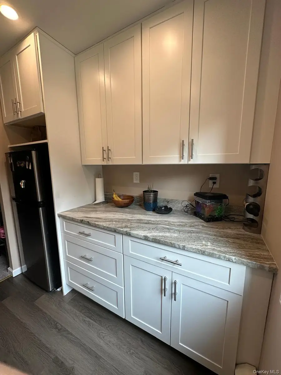 5 Oakdale Manor #B14, Suffern, NY 10901 | Move Up with ERA