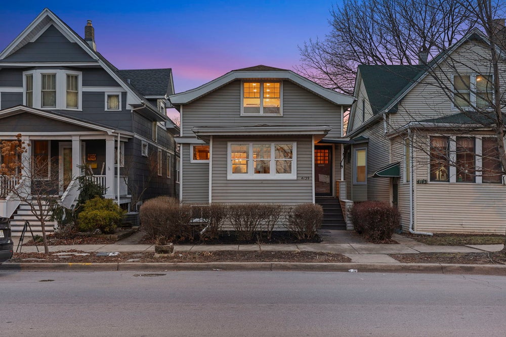 4139 W Addison Street, Chicago, IL 60641 - ERA