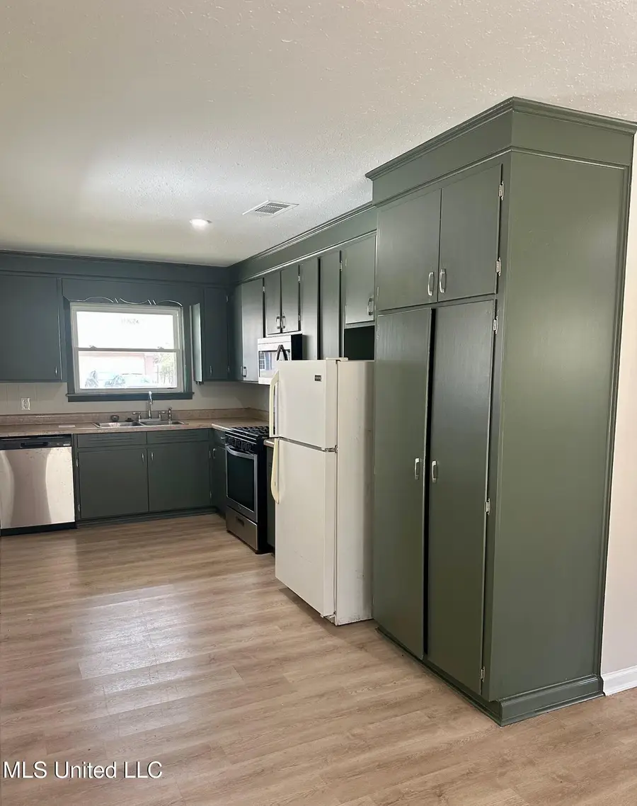 268 Trojan Drive, Pearl, MS 39208 | Move Up with ERA