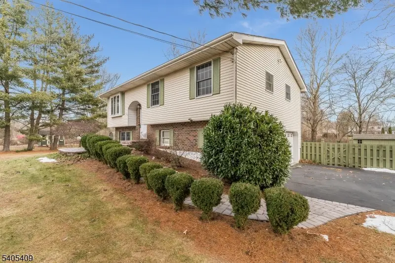 217 Van Syckels Rd, Union Twp., NJ 08827 | Move Up with ERA