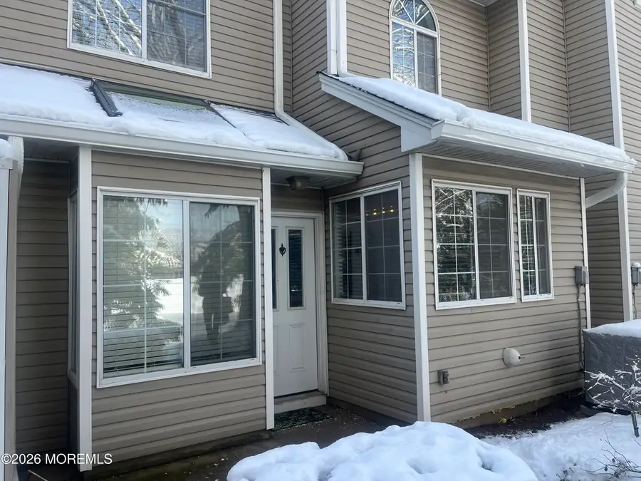 18 Birchwood Road, Bedminster, NJ 07921 | Move Up with ERA