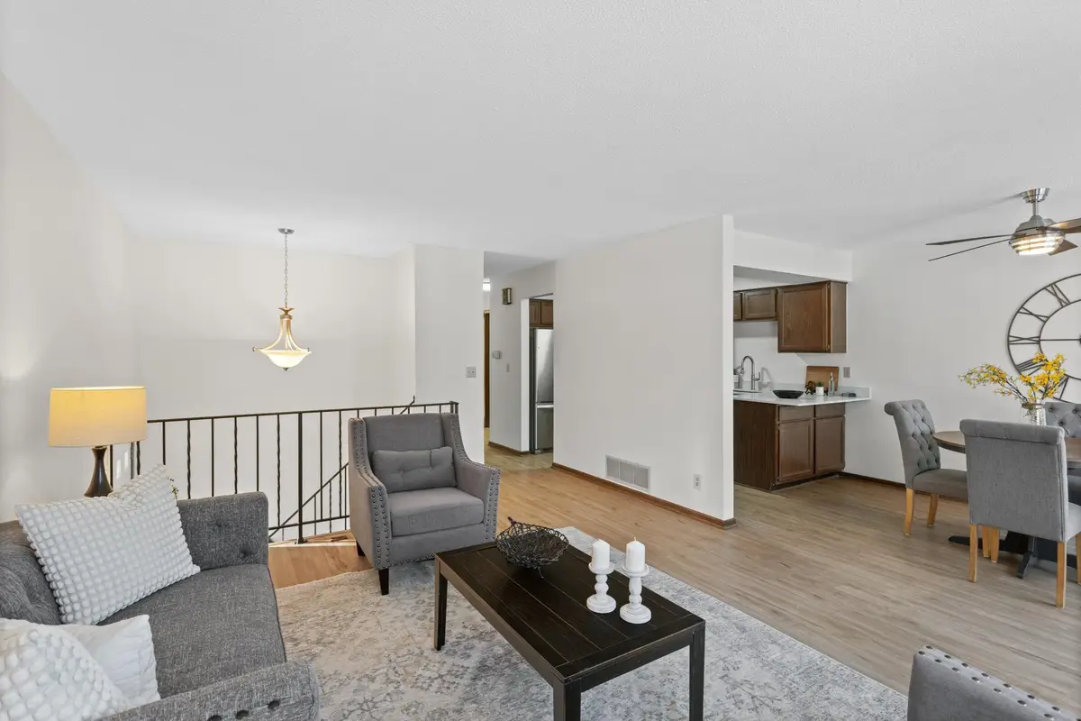 4670 Ridge Cliff Drive, Eagan, MN 55122 | Move Up with ERA