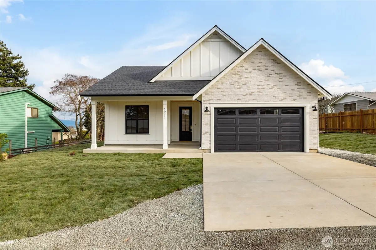 1211 King Street, Anacortes, WA 98221 | Move Up with ERA