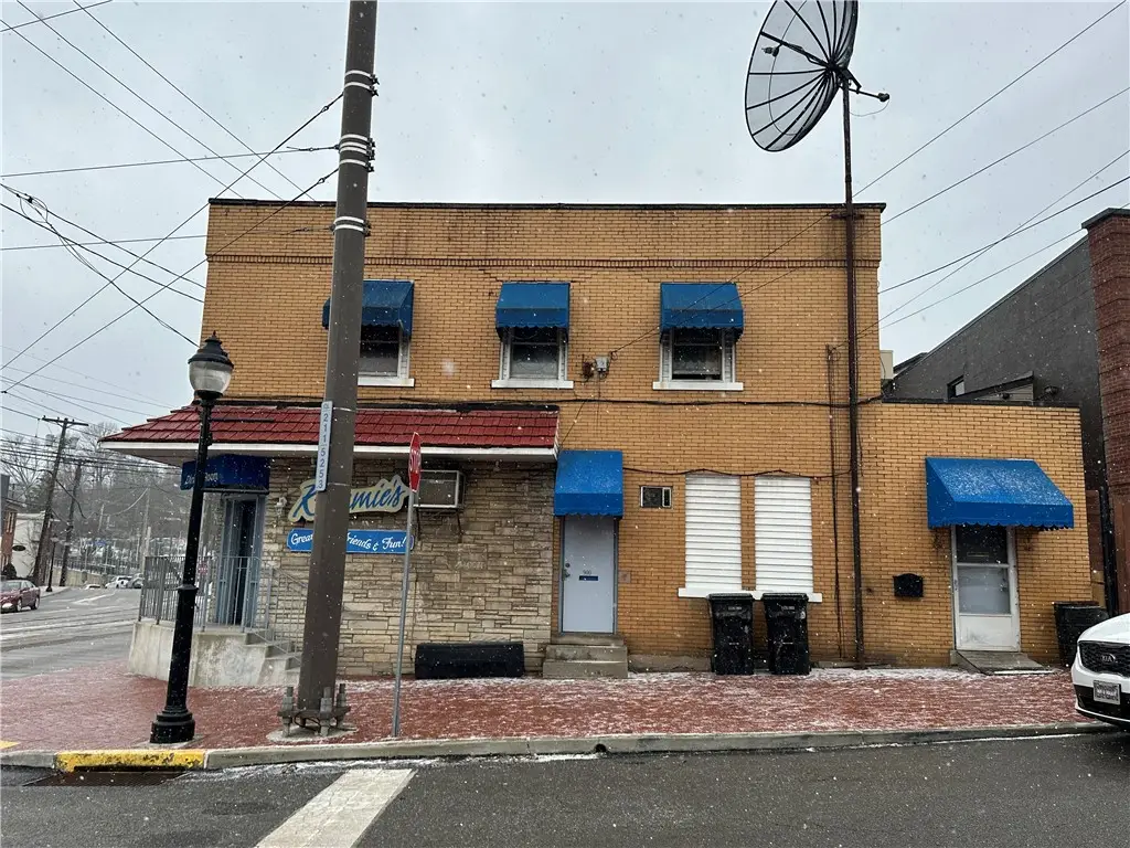 900 Park Avenue, Castle Shannon, PA 15234 | Move Up with ERA