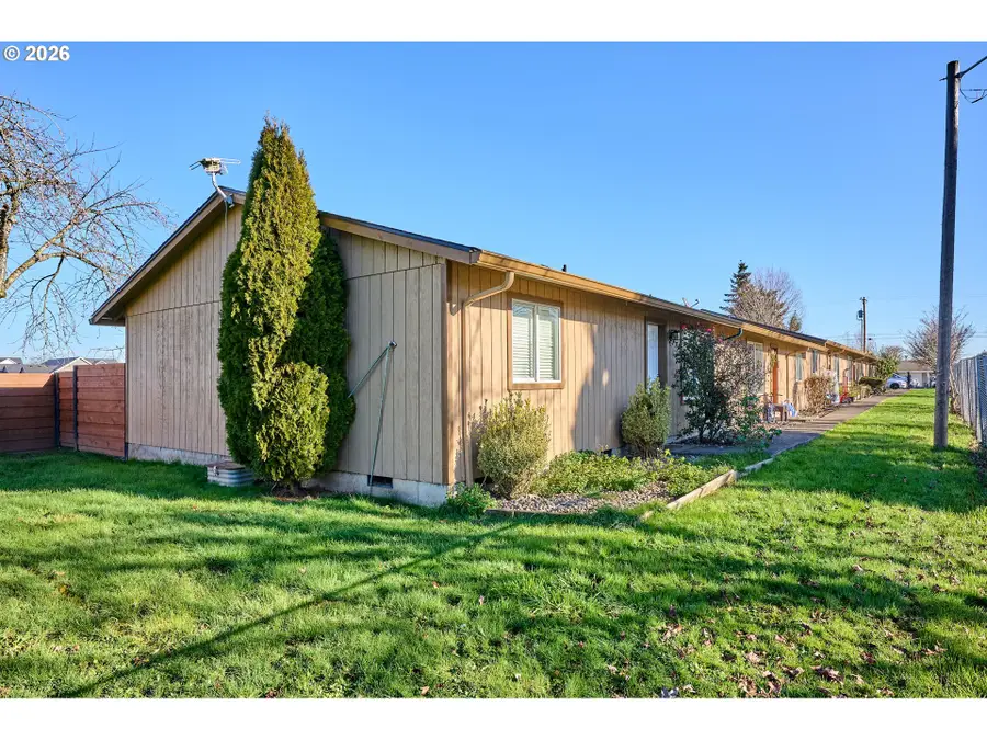 880 N Pershing St, MtAngel, OR 97362 | Move Up with ERA
